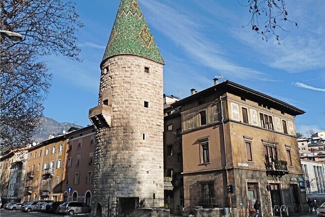 Trento Scavenger Hunt and Sights Self-Guided Tour