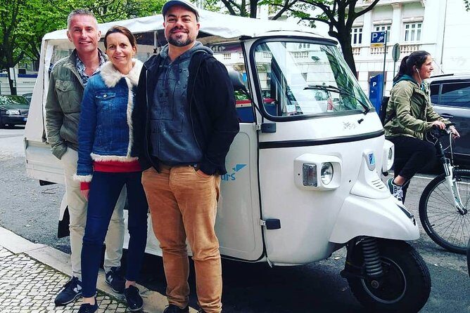 Tuk tuk Lisbon a discovery à la carte without fatigue. Lisbon differently.01 - Practical Details and Why They Matter