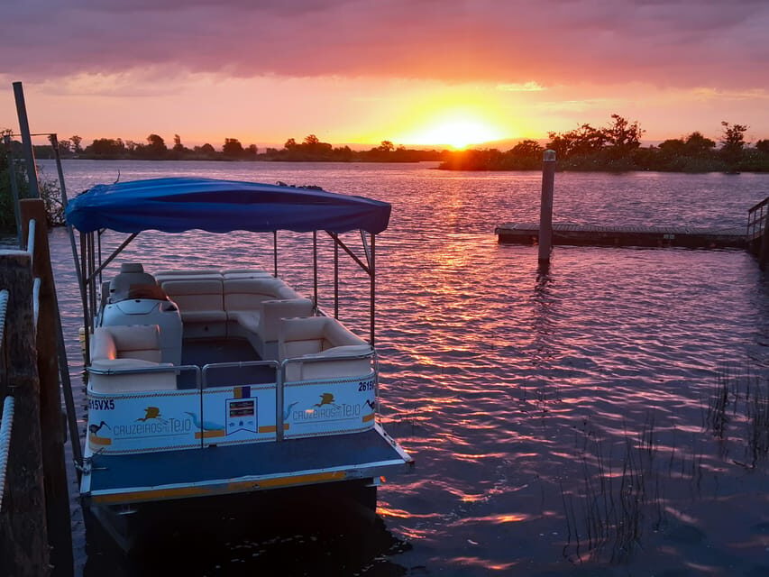 Valada: 1 hour boat trip, guided tour - The Sum Up