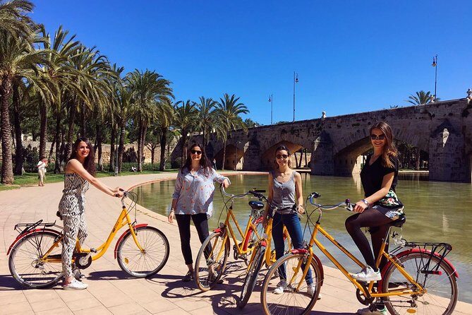 Valencia City MO'Bike Tour - An In-Depth Look at the Valencia MOBike Tour