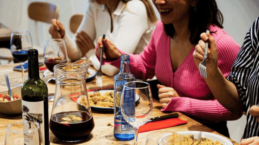 Valencia: Cook your paella (with a purchase at the Russafa market) - The Group and Atmosphere