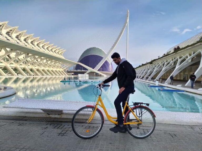 Valencia in bici con guida turistica italiana madrelingua - Flexibility and Extra Options