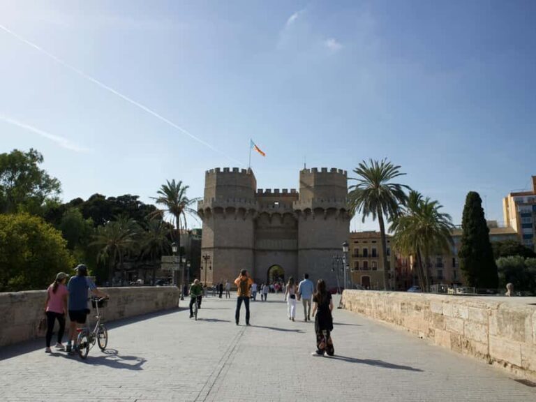 Valencia Old Town Walking Tour  English at 10:00 AM & 2:00 PM French at 12:00 PM - Why This Tour Is a Great Choice