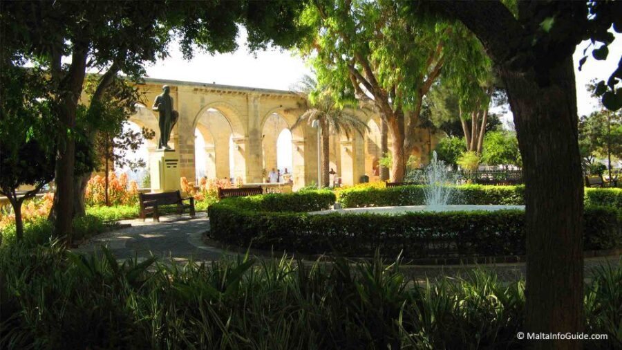 Valletta: Private Insider Walking Tour with Licensed Guide - Why Travelers Love This Tour