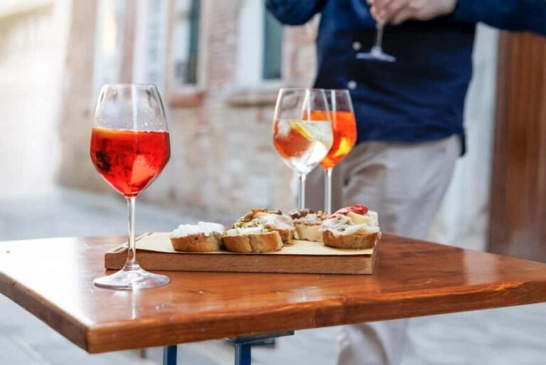 Venice Food Tasting Tour: Bites, Wine, Dinner & Local Guide - Who Would Love This Tour?