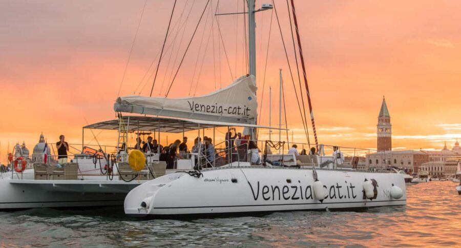 Venice: Golden Hour Cruise with Classical Music & Cocktail - Spectacular Views of Venice and Surroundings