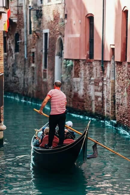 Venice: Gondola Ride under the Bridge of Sighs and Premium Audio Guide - The Itinerary: What to Expect Step by Step