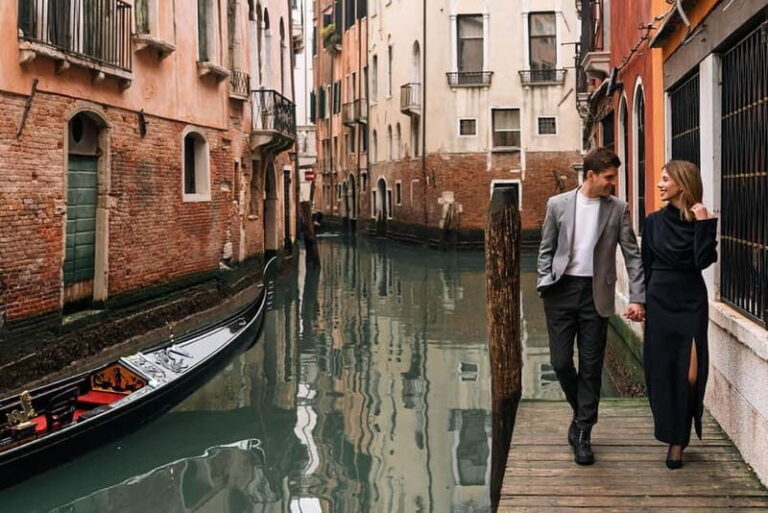Venice private photo shoot with a local photographer! - Breaking Down the Experience