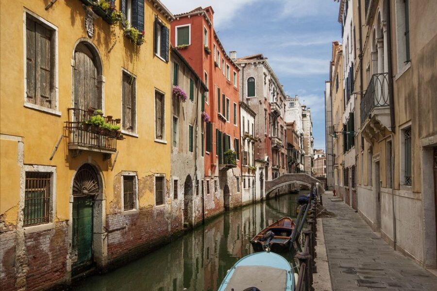 Venice: Walking Tour & Gondola Ride - Real Traveler Experiences: What Readers Say
