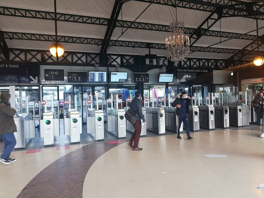Versailles Chateau Rive Gauche RER C station exterior