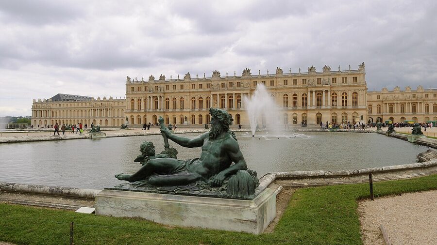 Front facade of the Palace of Versailles seen from the courtyard