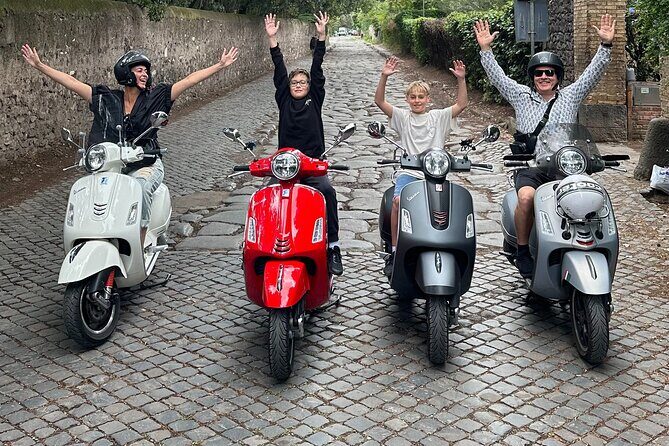 Vespa experience guided by us & Photo shoot - An In-Depth Look Into the Vespa Experience