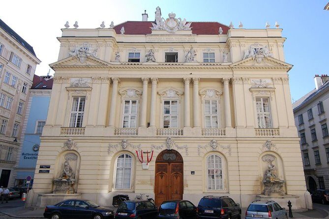 Vienna Secrets Walking Tour to Backyards and Mysterious Locations - Why This Tour Offers Good Value