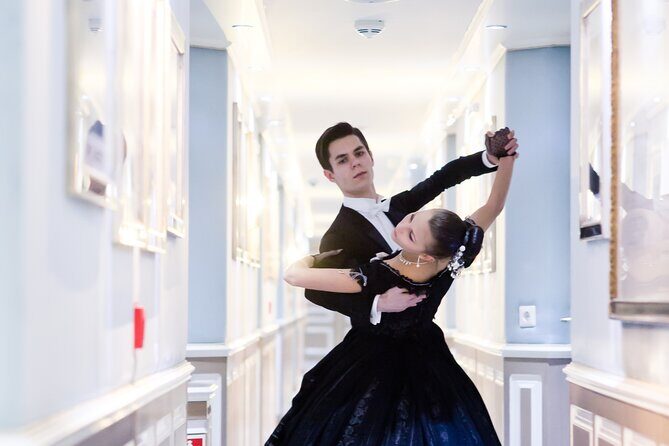 Viennese Waltz Workshop - What Makes It Special?