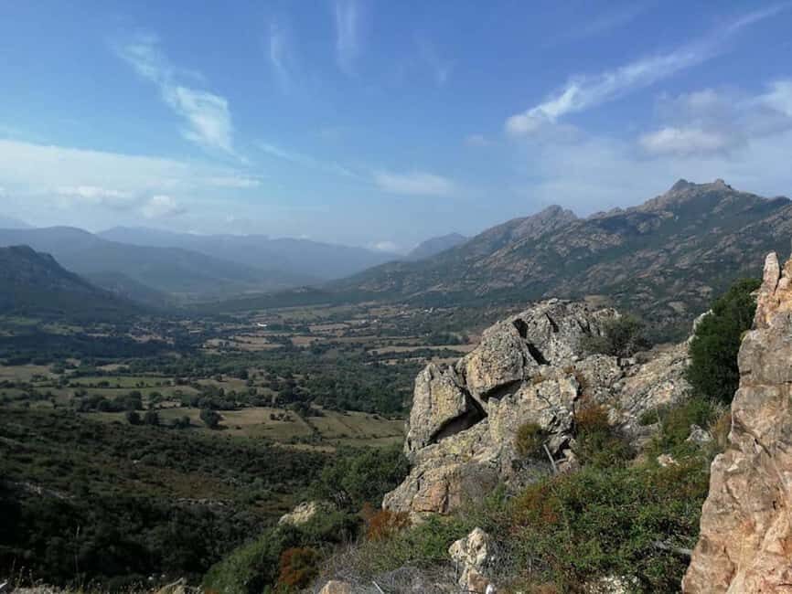 Vieux Villages L'authenticité Corse - Transportation and Group Size