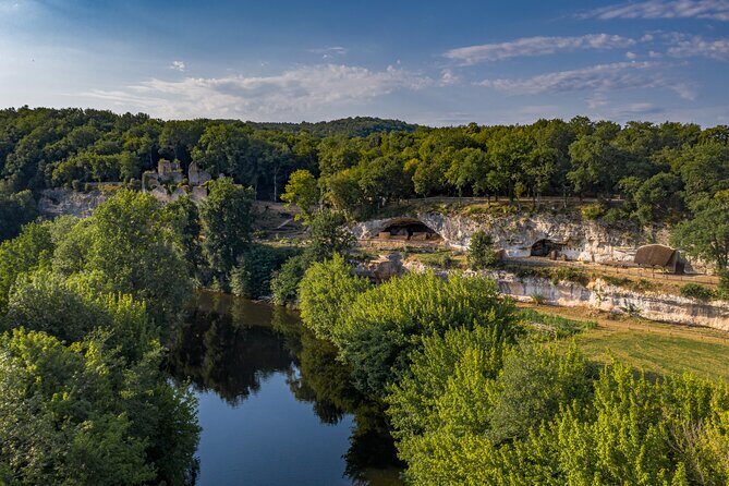 Visit of the Troglodytic Village of Madeleine - Visiting the Village Troglodytique de la Madeleine