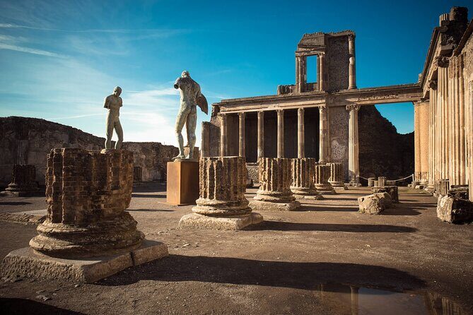 Visit Pompeii skip the line ticket with bus roundtrip - Detailed Breakdown of the Itinerary