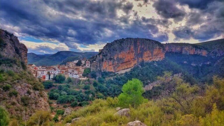 Visit the most beautiful village in Valencia: Chulilla - What Makes This Tour Special?