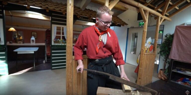 Volendam: 2-Hour Clogmaking Workshop and Cheese Tour - FAQs about the Clogmaking and Cheese Tour