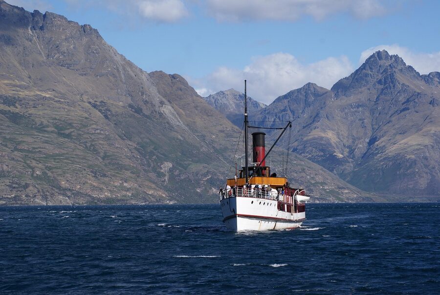 TSS Earnslaw at the Walter Peak shore on Lake Wakatipu