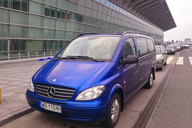 Warsaw Chopin Airport private transfer 5 to 8 passengers - Service reliability and punctuality