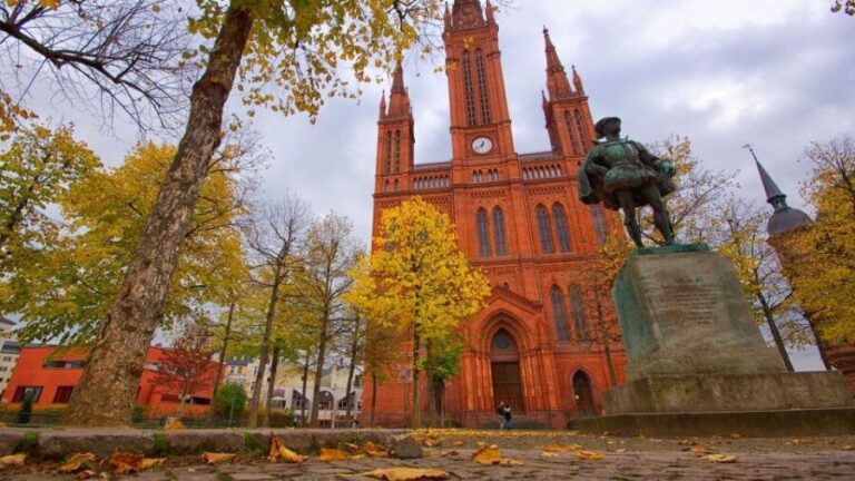 Wiesbaden: Private Walking Tour with a Guide - Detailed Breakdown of the Tour Itinerary