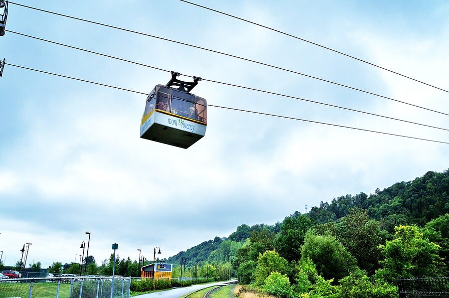 Montmorency Falls cable car car arriving at station