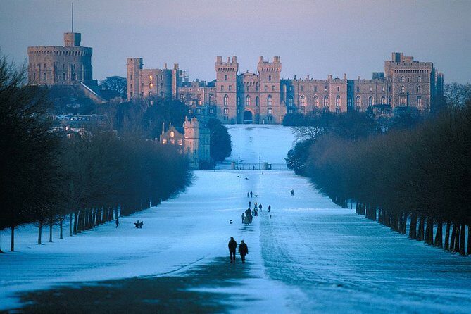 Windsor, Bath, Stonehenge and Salisbury Guided Tour on Boxing Day - Practical Tips for Travelers