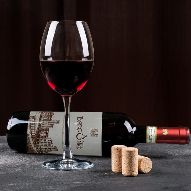 WINE TASTING EXPERIENCE IN THE HISTORICAL CENTRE - An In-Depth Look at the Experience