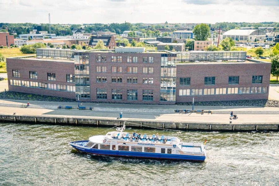 Wismar: Harbor Cruise with Sea Animal Fishing and Guide - What We Love About the Tour