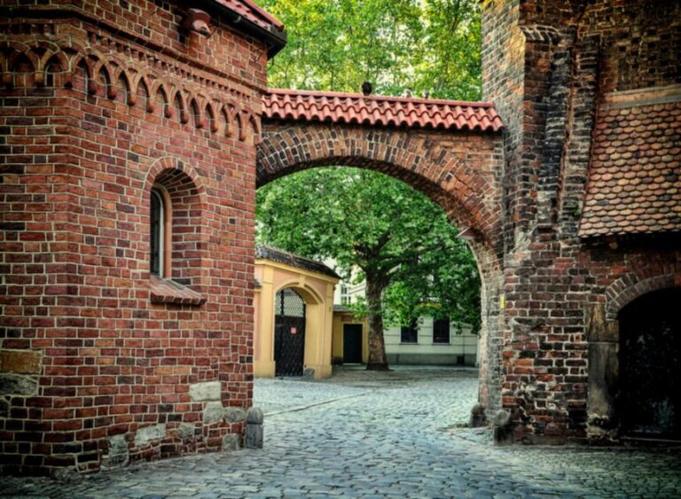 Wroclaw: Secrets of Wroclaw Walking Tour (2 hours) - What Makes This Tour Worth It?