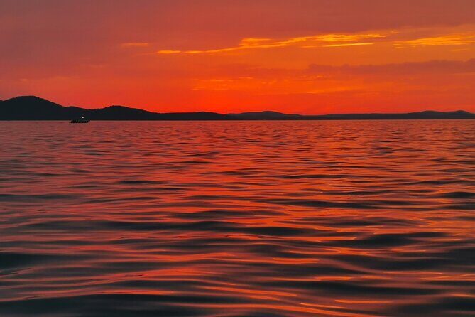 Zadar: Sunset & Nighttime Cruise with Unlimited Sparkling Wine - Who Will Love This Tour?