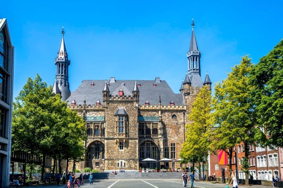 Aachen: Express Walk with a Local in 60 minutes - Who Should Book This Tour?