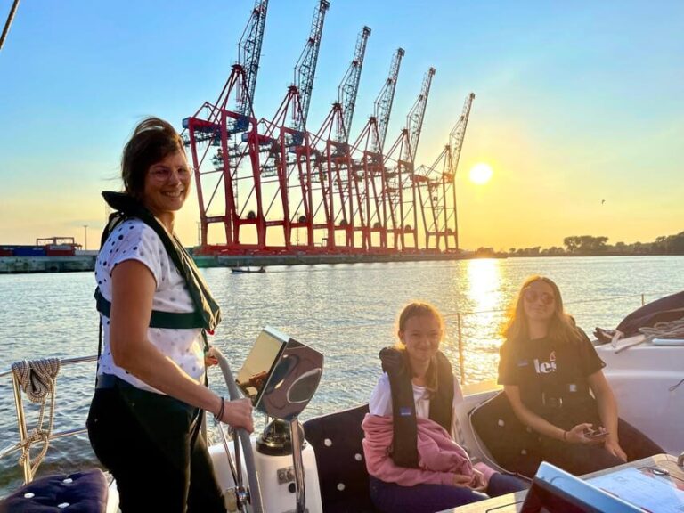 "After Work" - Sailing-Yacht Cruising Event, Hamburg/Elbe - Why This Sailing Yacht Tour Stands Out