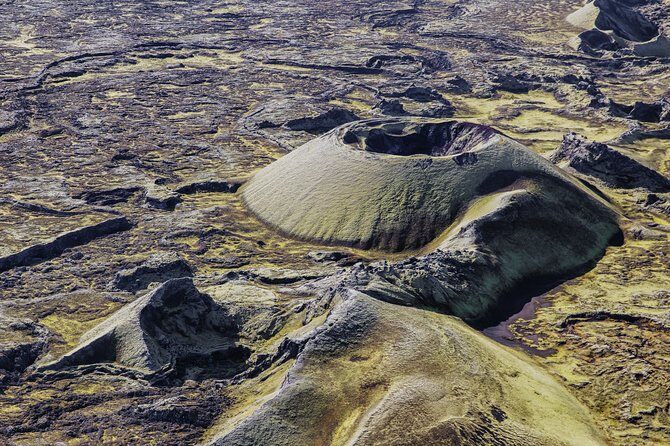 Airplane Sightseeing flight over Laki craters and highland - Discovering Iceland from the Sky