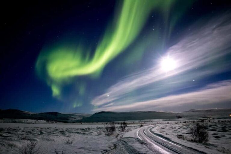 Akureyri: Northern Lights Tour - A Typical Night on the Tour