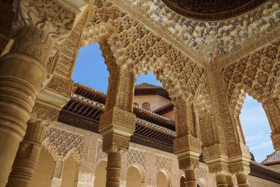 Alhambra: complete private tour with official tour guide and tickets - Why Choose a Private Guided Tour of the Alhambra?