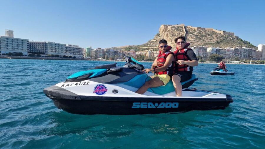Alicante: Jetski Excursión to Tabarca Island with snacks - Arriving at Tabarca Island: What’s on Offer
