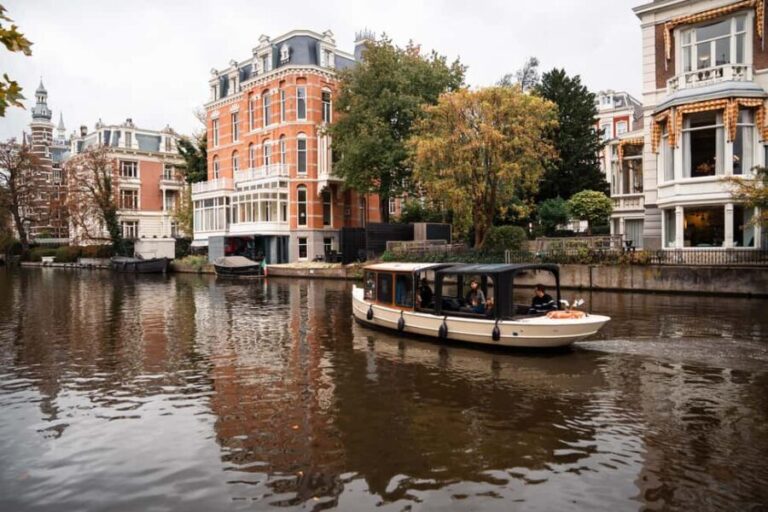 Amsterdam Canal Boat Tour with Live Guide - A Closer Look at the Amsterdam Canal Boat Tour