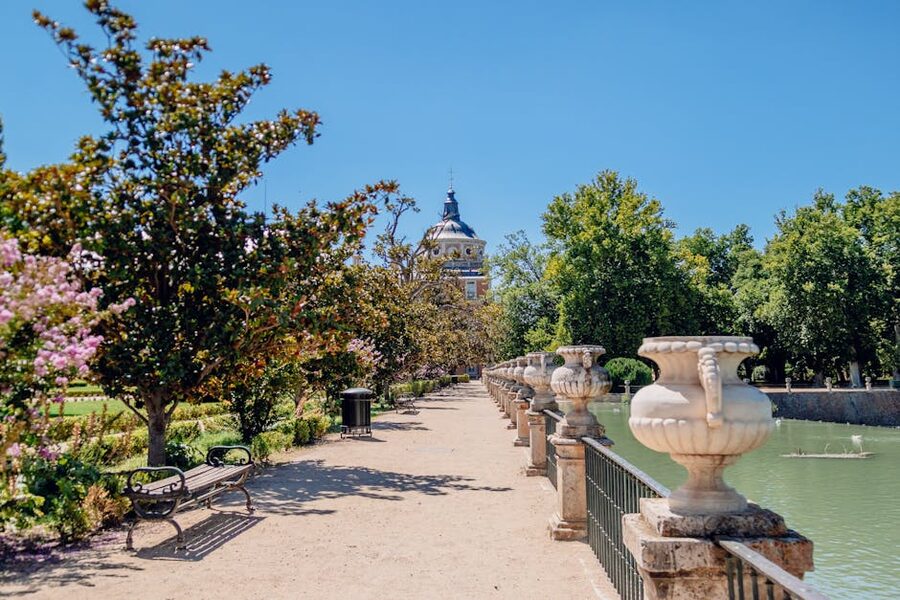 Aranjuez promenade with balustrades and gardens