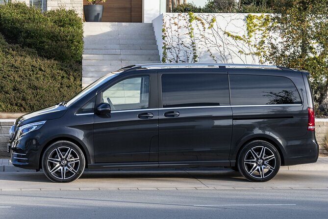 Arrival Transfer: Airport EDI to Edinburgh by Luxury Van - The Route and Stops