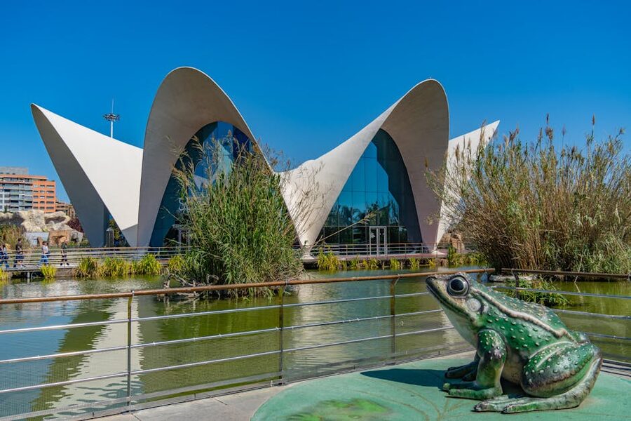 Sculptural feature near Oceanogràfic Valencia