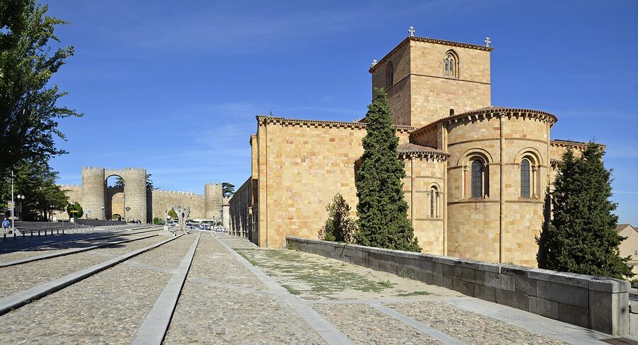 Puerta de San Vicente gate and Basilica of San Vicente Avila