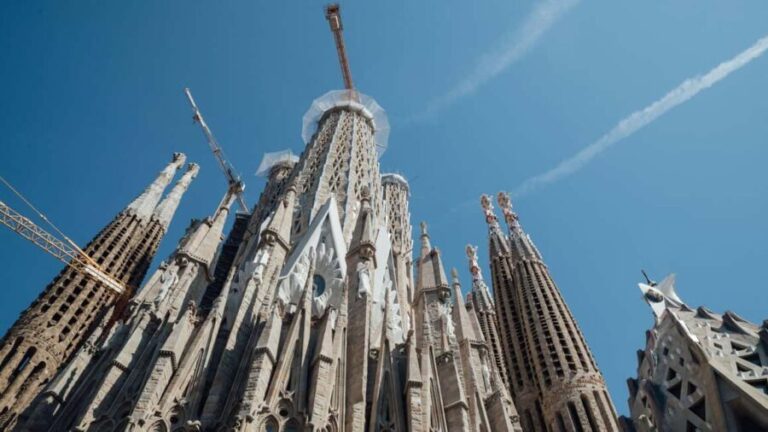 Barcelona: Guided tour of the Sagrada Familia - An In-Depth Look at the Guided Tour Experience