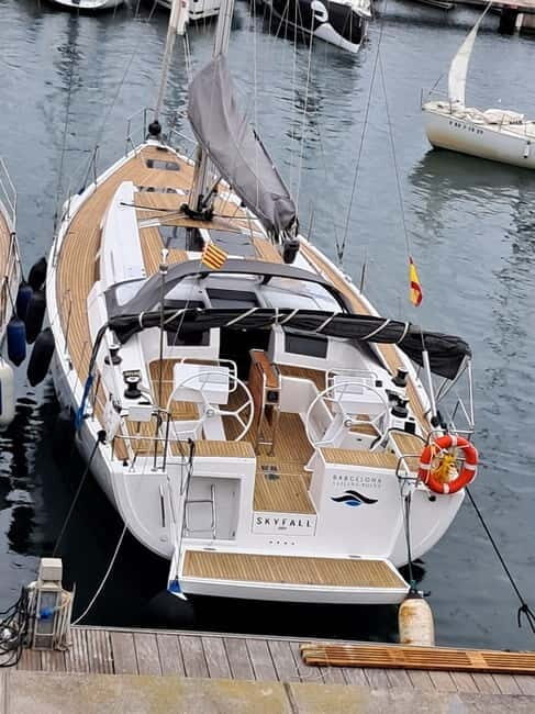 Barcelona: Luxury Sailing Experience from Port Olimpic - What to Expect During the 2-Hour Cruise