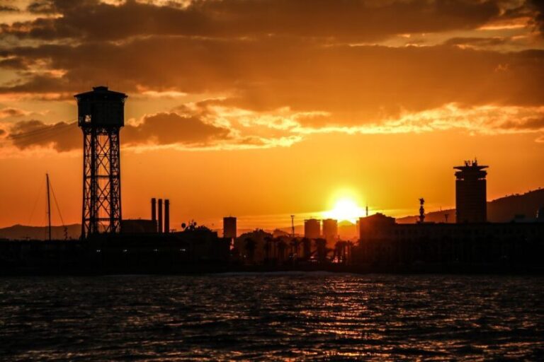 Barcelona: Sunset Live Sax and Sailing Experience with Tapas - The Itinerary and Experience Breakdown