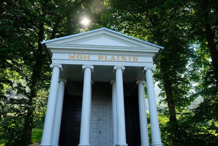 Bergen: Urban Mountain Hiking and History Tour - Ascending to the Mountain Trail