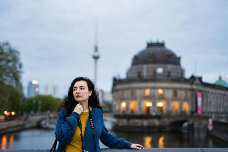 Berlin by Night: Private Photoshoot at Illuminated Cityscape - What Makes This Tour Stand Out?