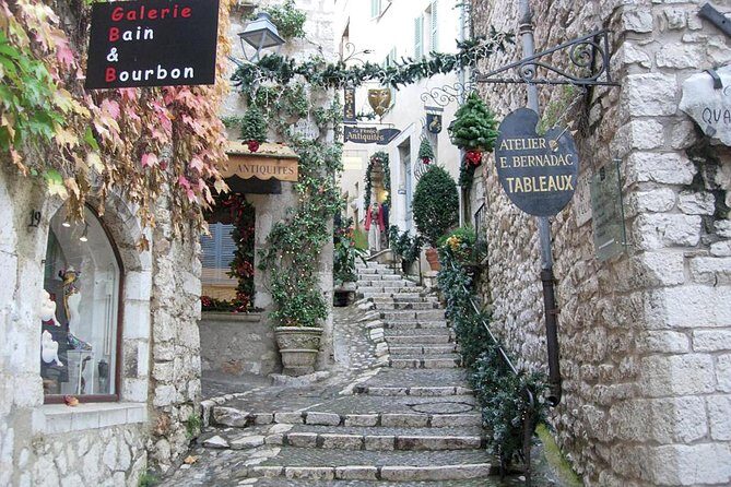 Cannes & Antibes, shared guided tour from Nice - Is this tour worth the price?