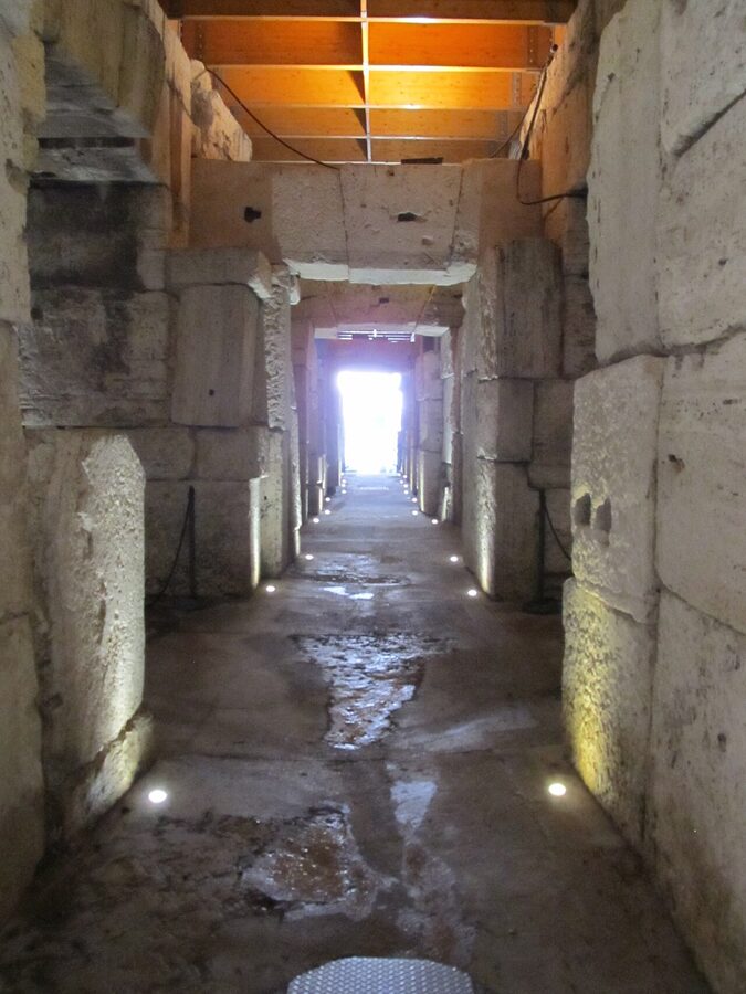 Stone tunnel inside the Colosseum hypogeum